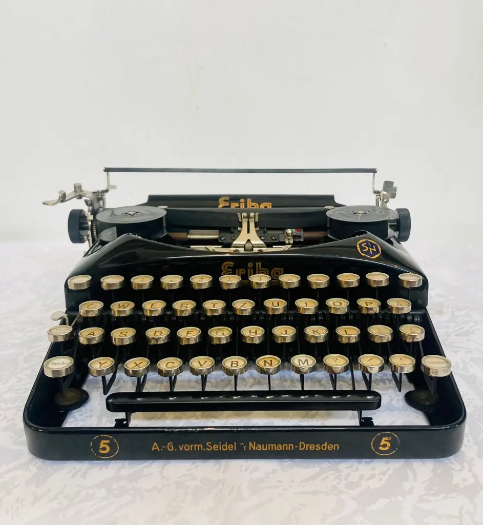 Antique rare 1920-40’s small Erica cast iron typewriter great condition ...