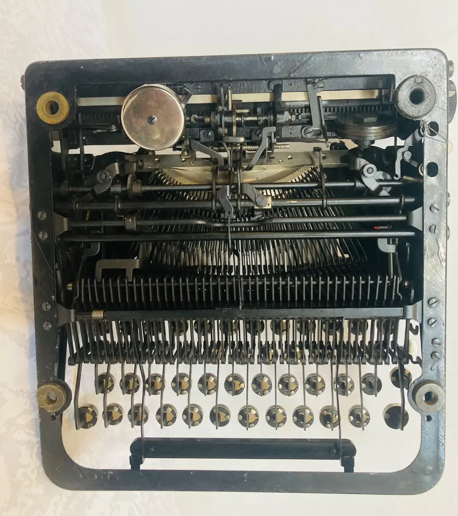 Antique rare 1920-40’s small Erica cast iron typewriter great condition ...